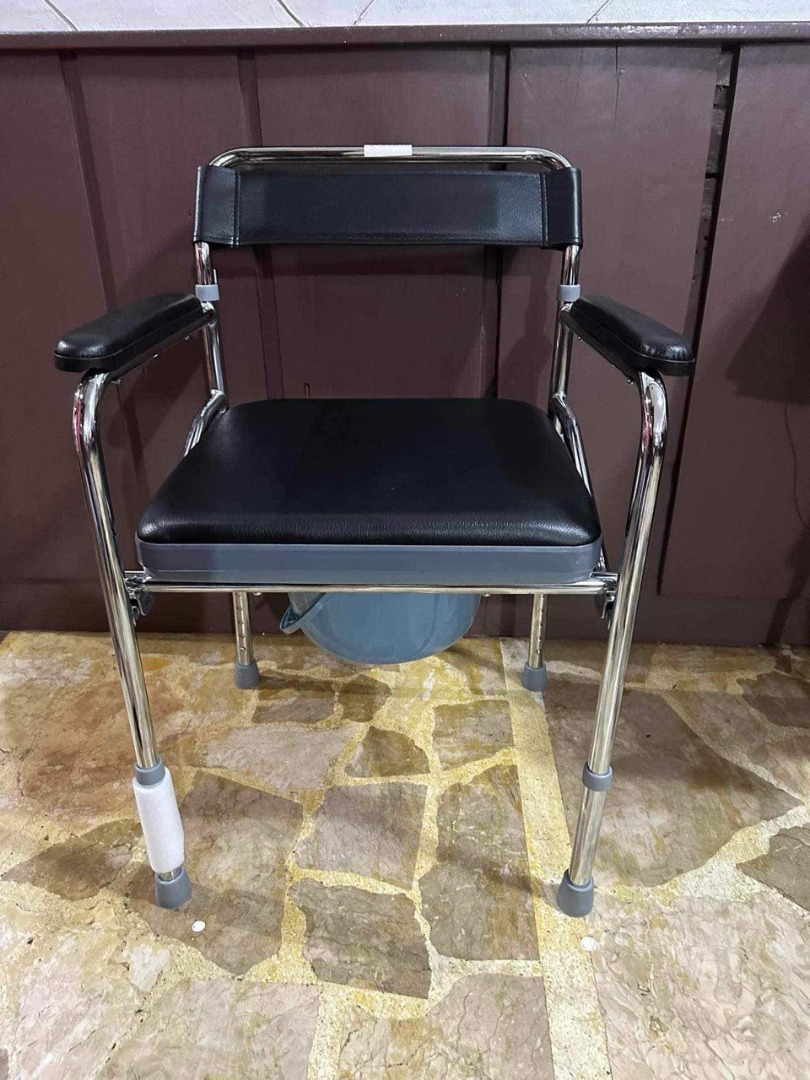Commode Chair Hospital Chair Potty, Health & Nutrition, Medical ...
