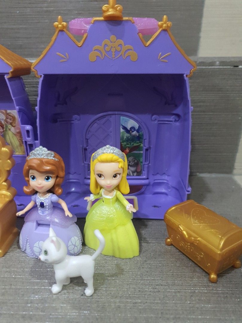 Disney Sofia the First CASTLE BEDROOM PLAYSET, Hobbies & Toys, Toys & Games on Carousell