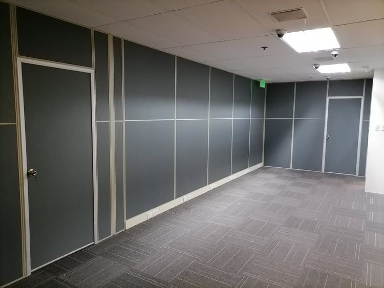 Floor to Ceiling Wall Mounted Partitions / Office Furniture / Office ...
