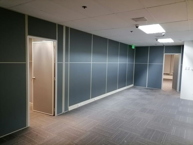 Floor to Ceiling Wall Mounted Partitions / Office Furniture / Office ...