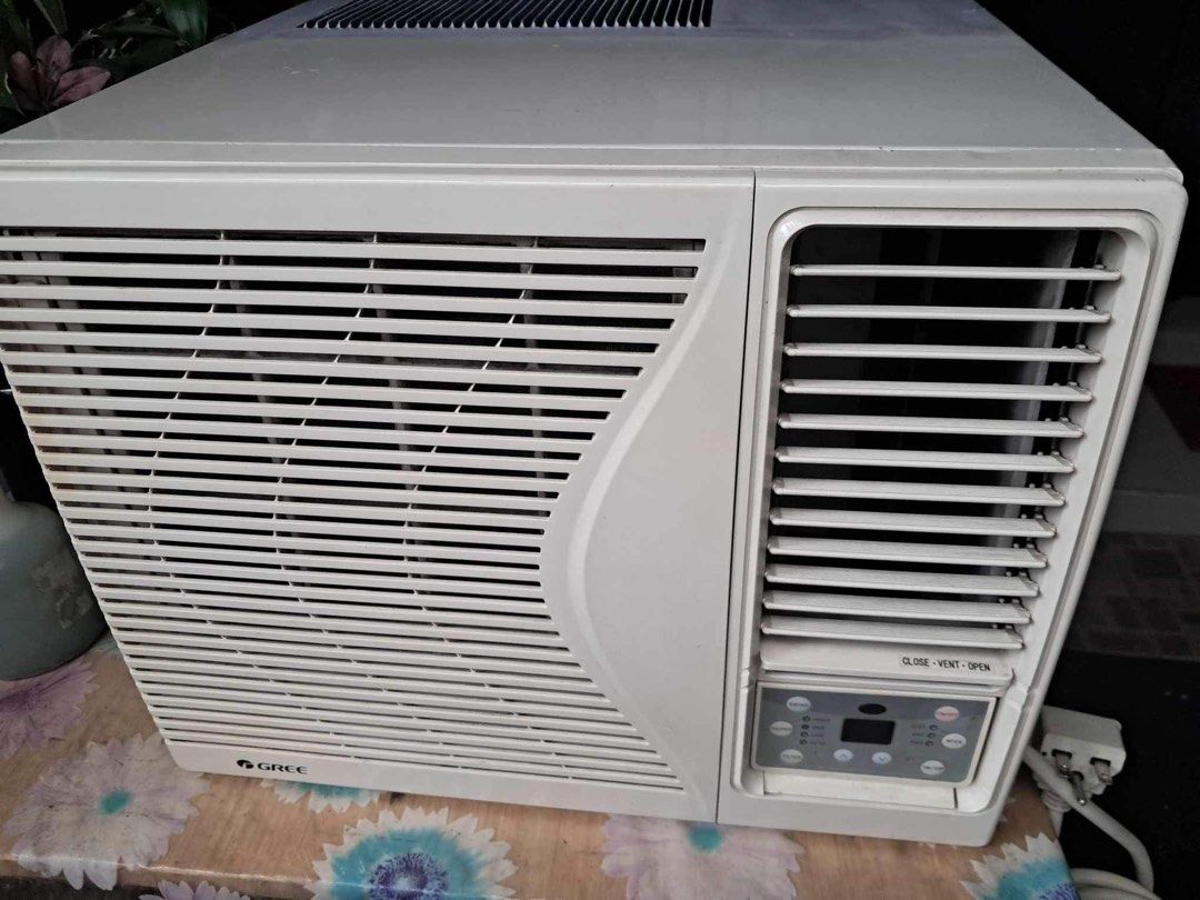 Gree Aircon 3/4 hp window type, TV & Home Appliances, Air Conditioning ...
