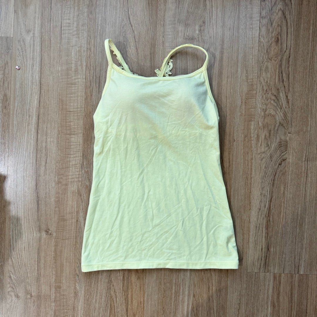 GU bra top (Both for RM15), Women's Fashion, Tops, Sleeveless on Carousell