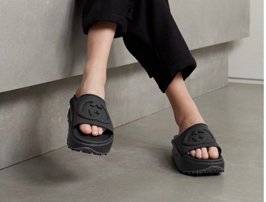 Gucci: Miami Rubber Platform Slides, Women's Fashion, Footwear, Sandals ...