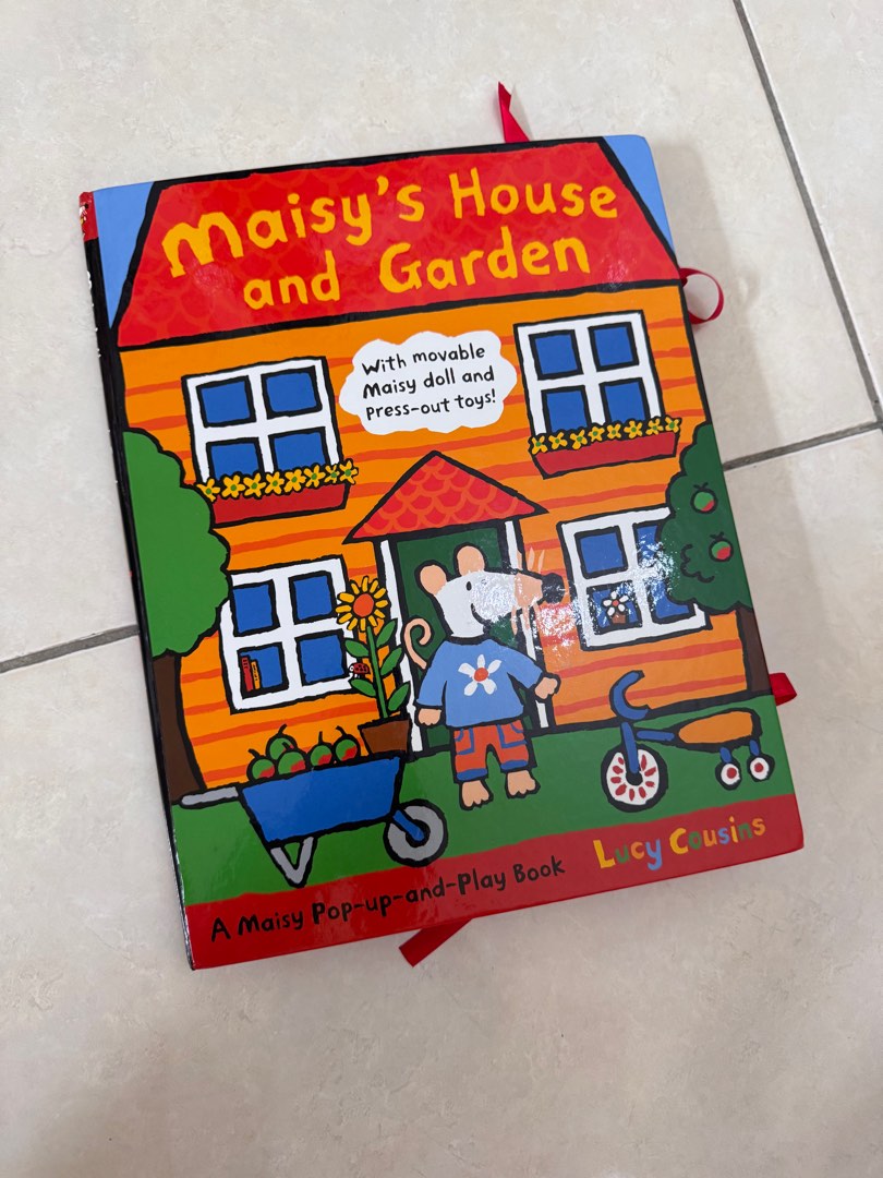 7成新 Maisy’s House 英國版 硬頁場景書 小鼠梅西的家變立體了, 書籍、休閒與玩具, 書本及雜誌, 童書、著色互動書在旋轉拍賣