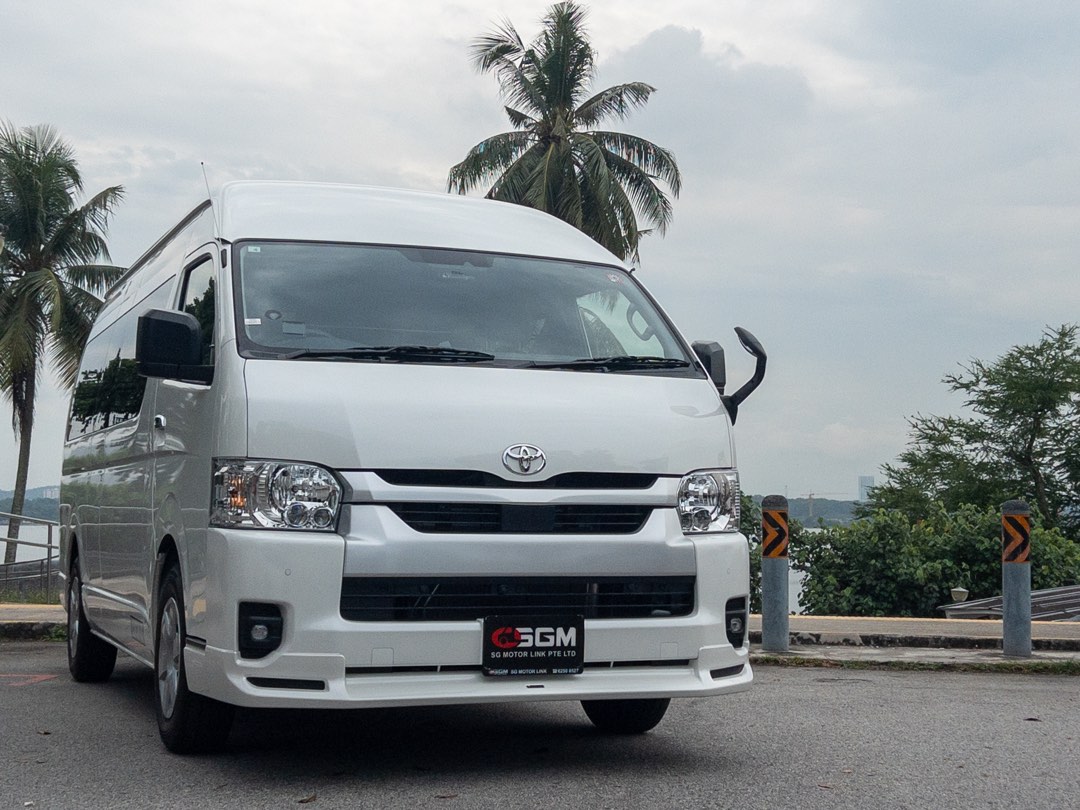 Toyota Hiace High Roof Diesel 3.0 Commuter 14-Seater Bus [Euro VI] (A ...
