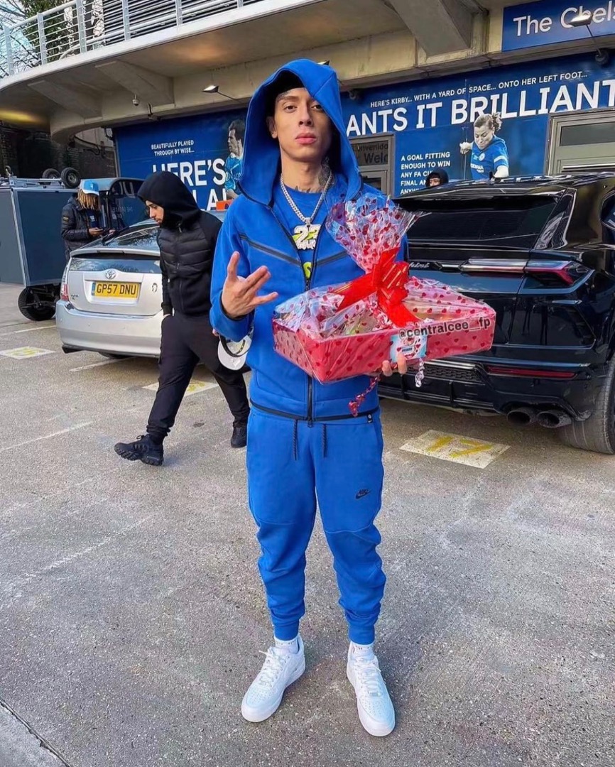 Nike TF Royal Blue Tech Fleece Set, 男裝, 上身及套裝, 套裝 - Carousell