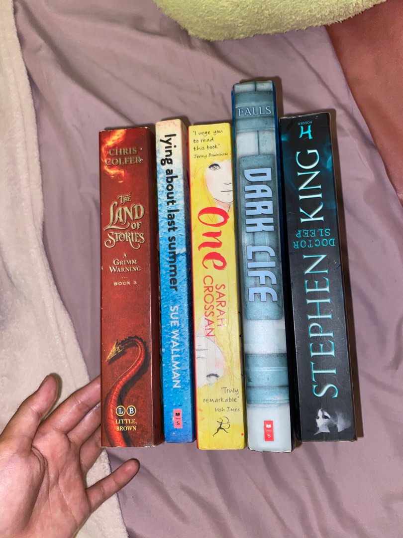 Free shipping. Book declutter Novel stephen king chris colfer sarah ...