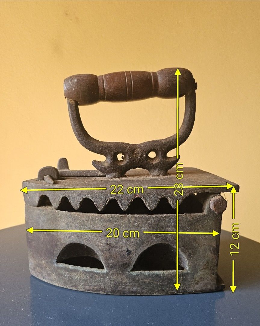 Seterika Antik / Antique Brass Iron, Hobbies & Toys, Collectibles ...