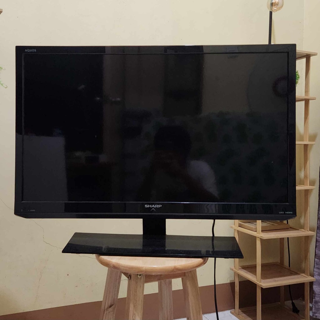 Sharp TV 32 inches (with issue), TV & Home Appliances, TV ...