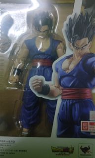 Bandai S.H.Figuarts - Dragon Ball Super : Super Hero - SHF Ultimate ...