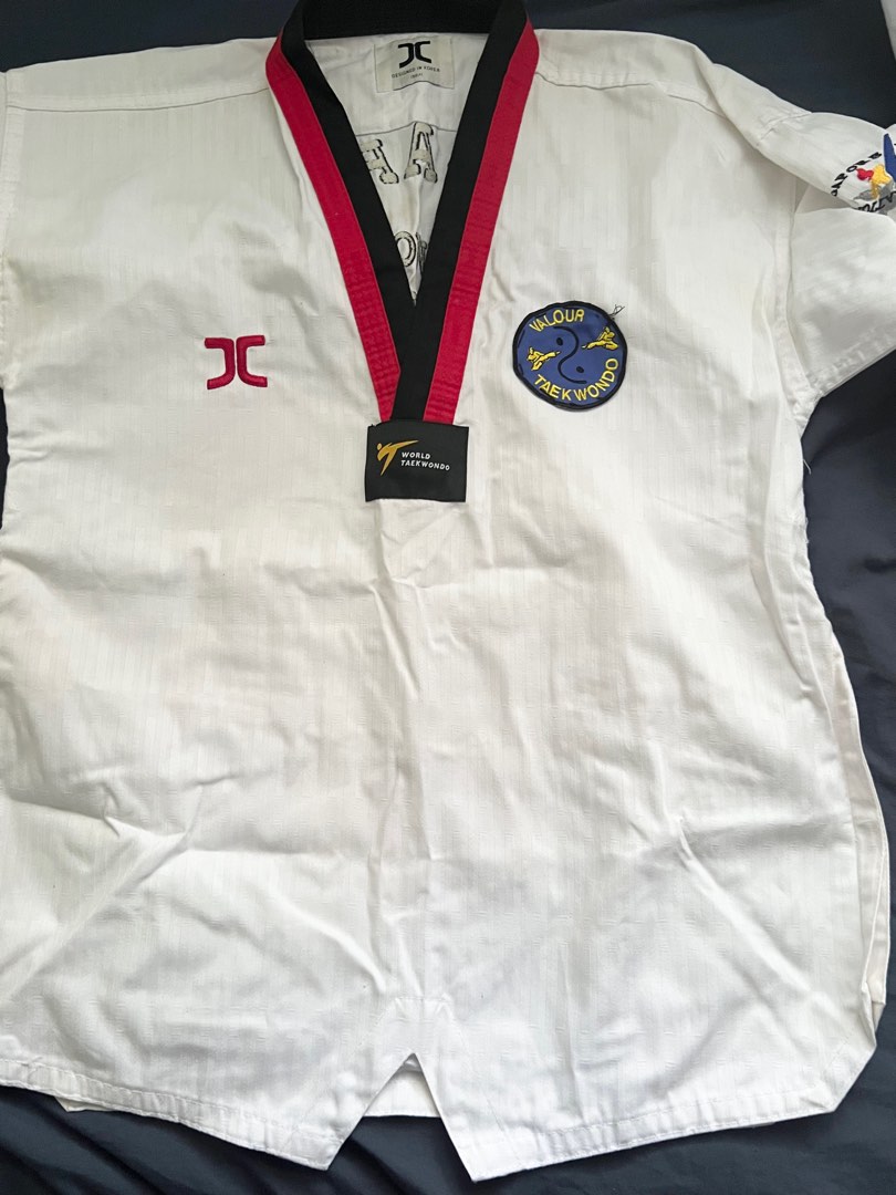 Taekwondo Uniform Sz 150 Poom uniform TKD, Men's Fashion, Activewear on Carousell