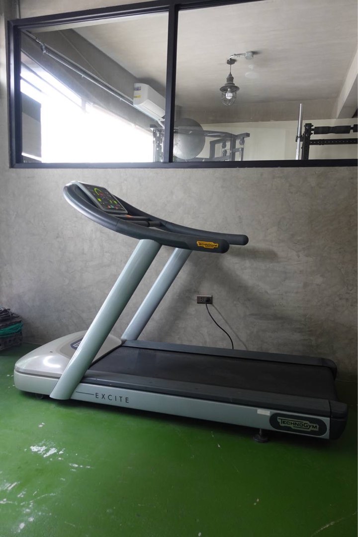 Technogym Excite Jog 500, Sports Equipment, Exercise & Fitness, Cardio ...