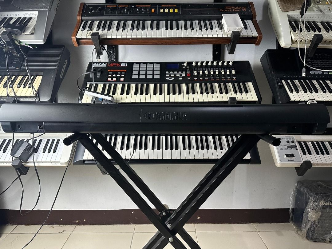 Yamaha Piaggero NP-12 Digital Keyboard Piano Organ 61 Graded Touch ...