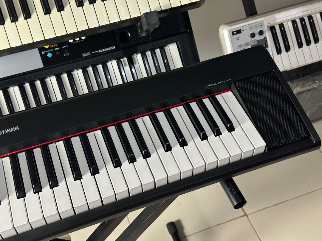 Yamaha Piaggero NP-12 Digital Keyboard Piano Organ 61 Graded Touch ...
