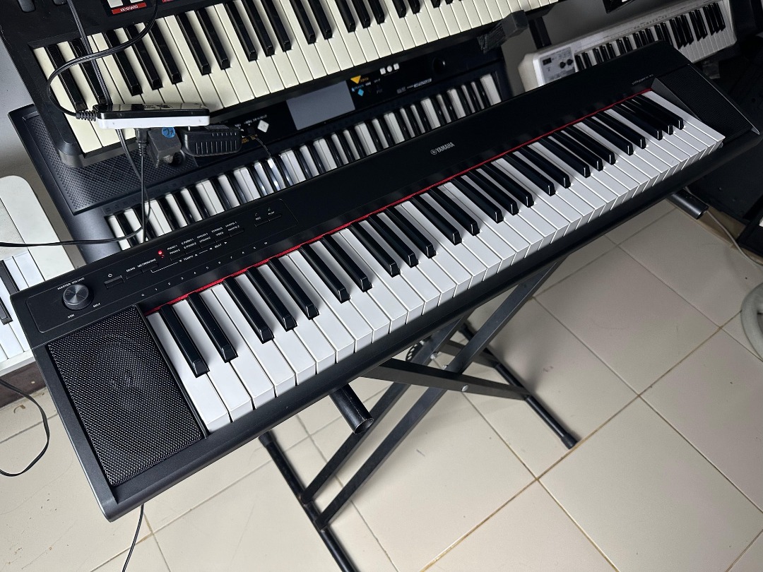 Yamaha Piaggero NP-12 Digital Keyboard Piano Organ 61 Graded Touch ...