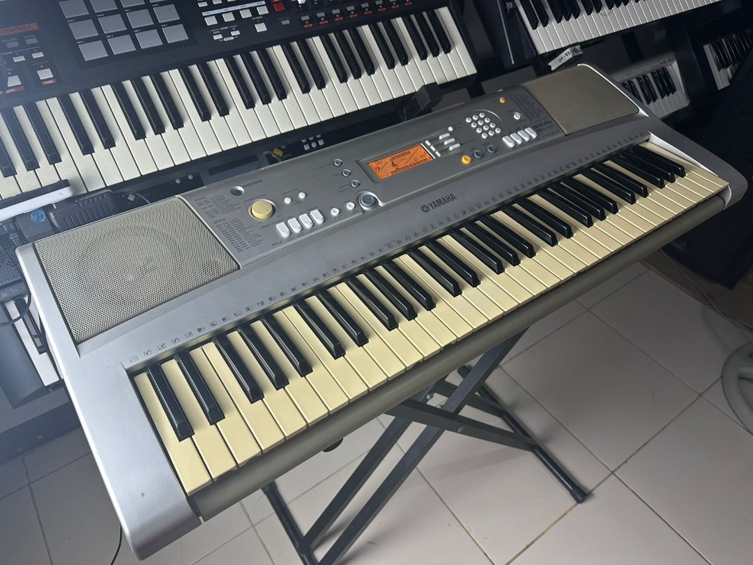 Yamaha PSR-E303 Keyboard Piano Organ Touch Response 61 Keys, Hobbies & Toys, Music & Media ...