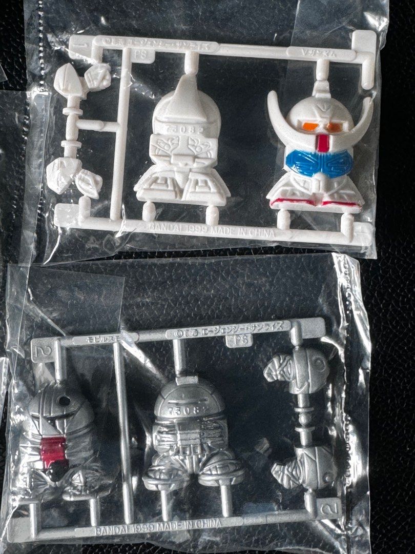 1999 出品 SD GUNDAM KIT 高達上色食玩模型 一Set 8款放售包括高達、渣古、紅彗星、老虎、紅勇士、綠勇士、TurnA 等 ...