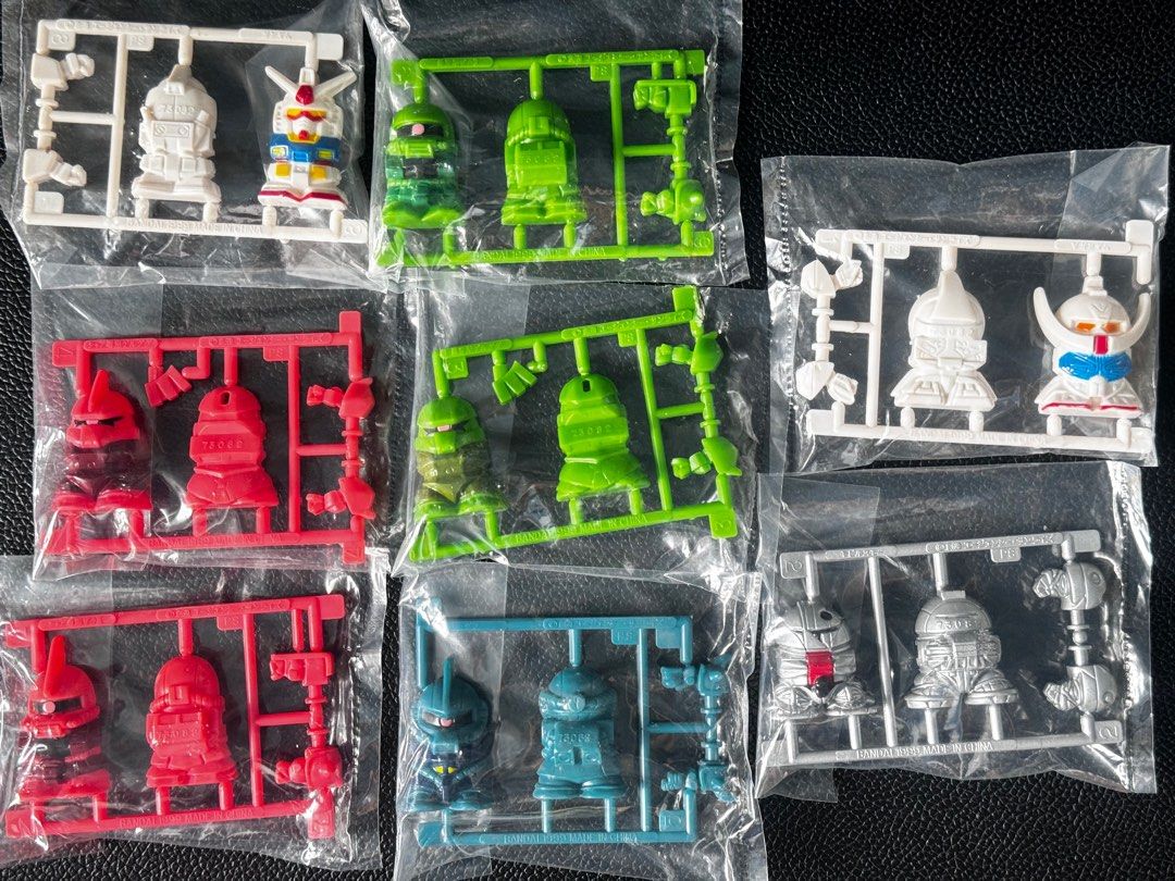 1999 出品 SD GUNDAM KIT 高達上色食玩模型 一Set 8款放售包括高達、渣古、紅彗星、老虎、紅勇士、綠勇士、TurnA 等 ...