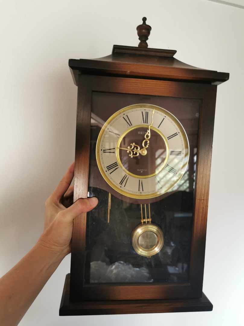 Antique clock (unknown condition), Furniture & Home Living, Home Decor ...