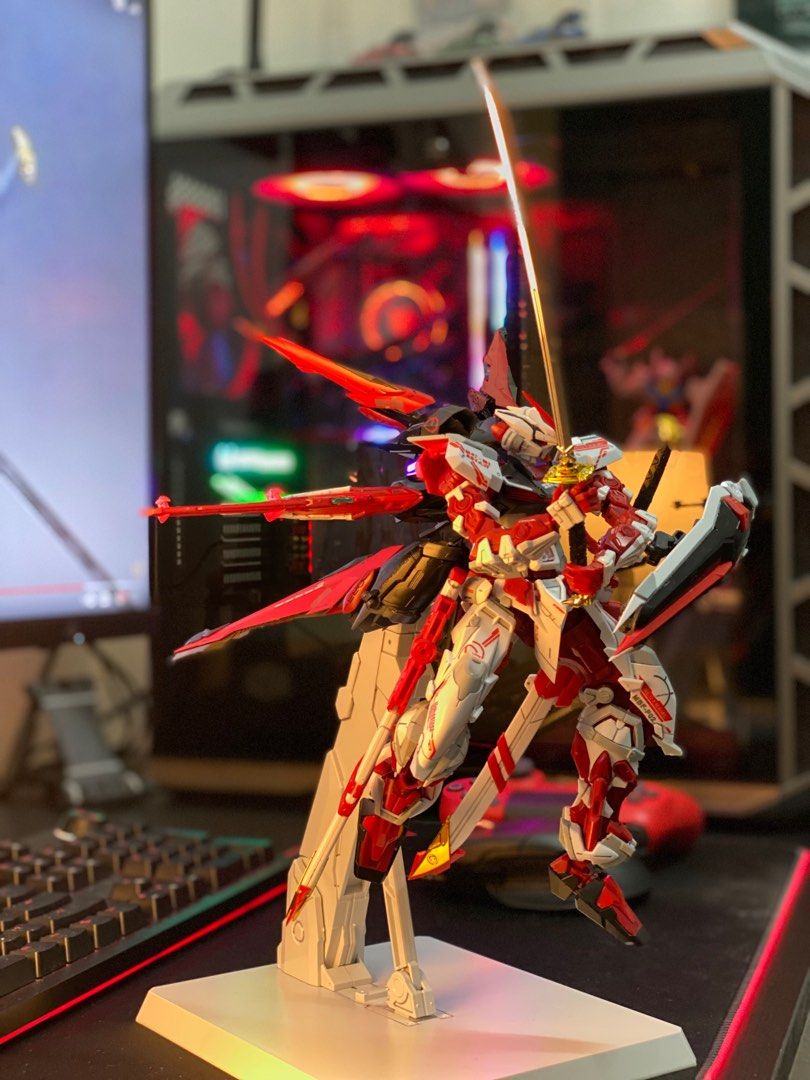 Astray Red Frame Flight Unit Daban Gundam, Hobbies & Toys, Collectibles ...