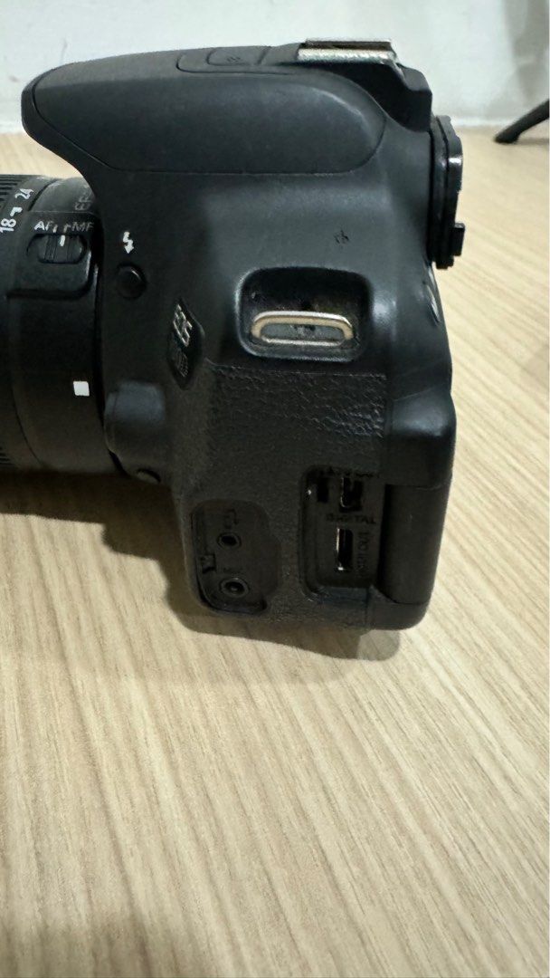 Canon 700D body and lens(18-55mm), Photography, Cameras on Carousell