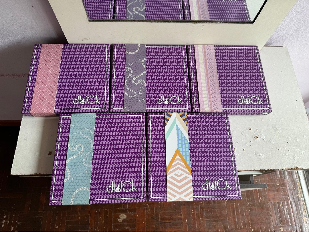 DUCK SCARVES BOX (EMPTY BOX), Women's Fashion, Watches & Accessories ...