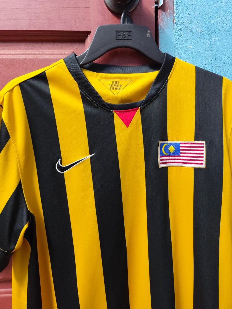 Nike Malaysia Jersey Jersi Vintage Retro, Men's Fashion, Activewear on ...