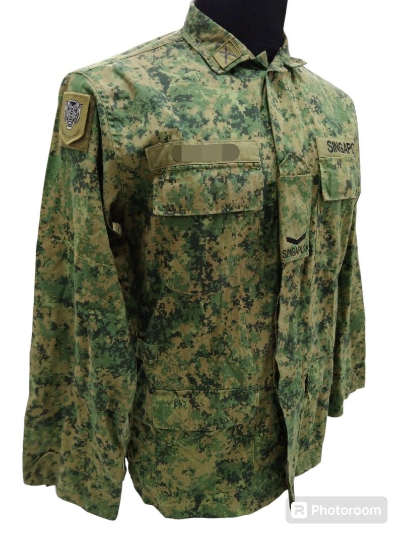 SAF Army Pixelised Camo Shirt (PC32), Men's Fashion, Coats, Jackets and ...