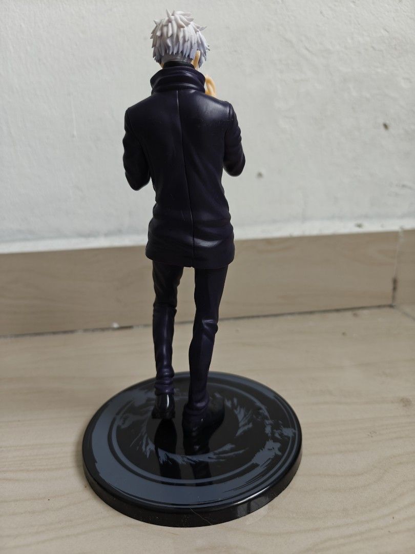 Satoru Gojo action figure, Hobbies & Toys, Toys & Games on Carousell