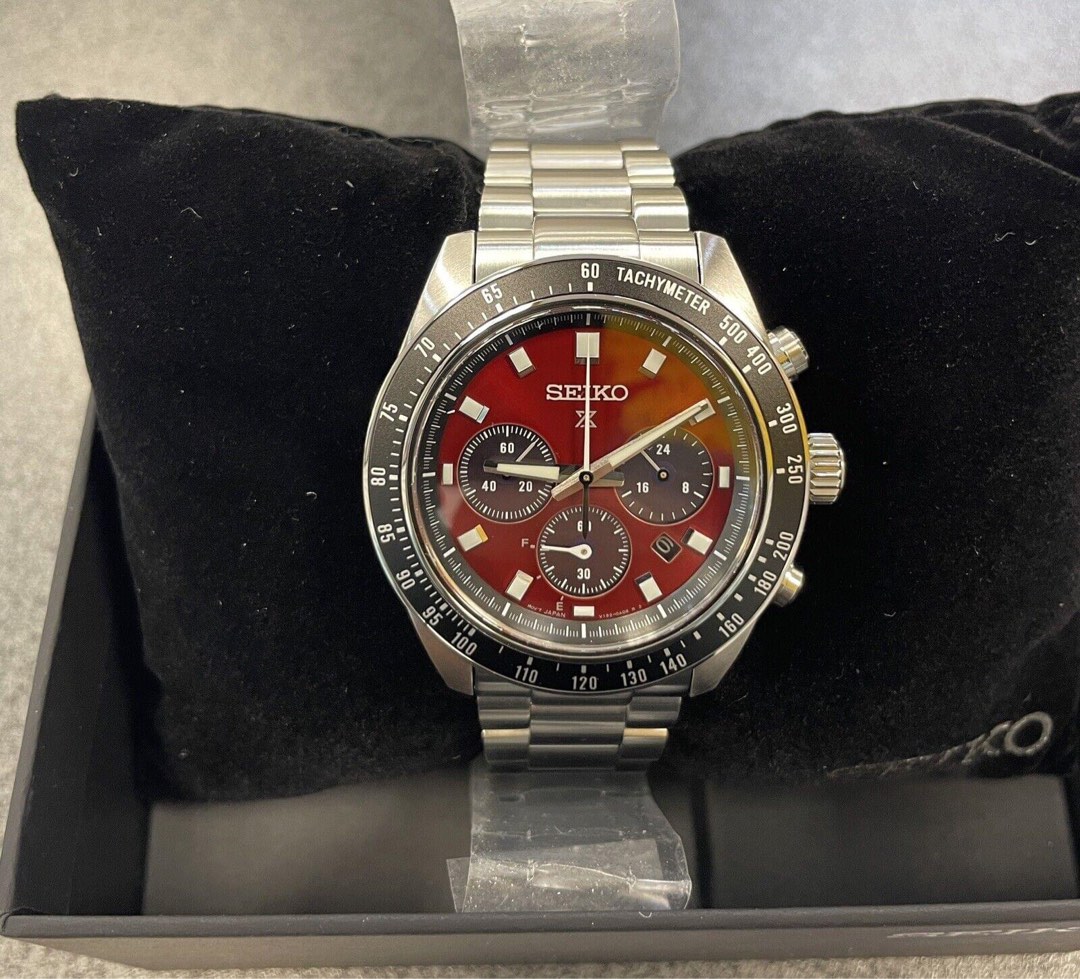Seiko Red Panda SSC927 SSC927P1, Men's Fashion, Watches & Accessories ...