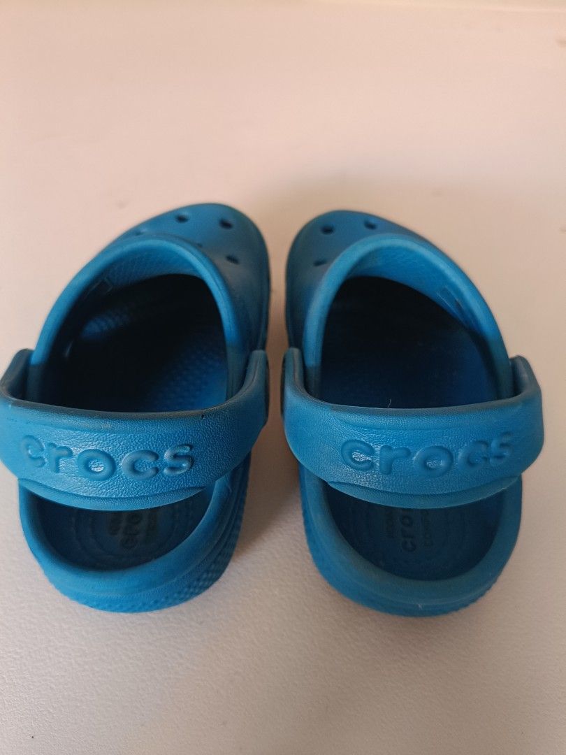 Selipar crocs budak kids, Babies & Kids, Babies & Kids Fashion on Carousell