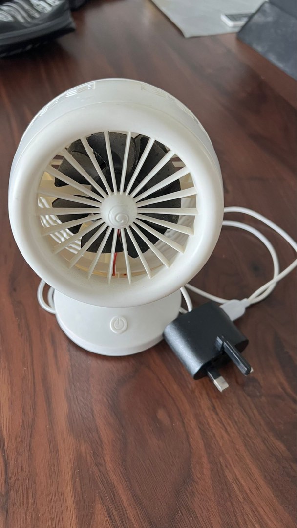 Simple White Desk fan (Wired - USB), Furniture & Home Living, Lighting ...