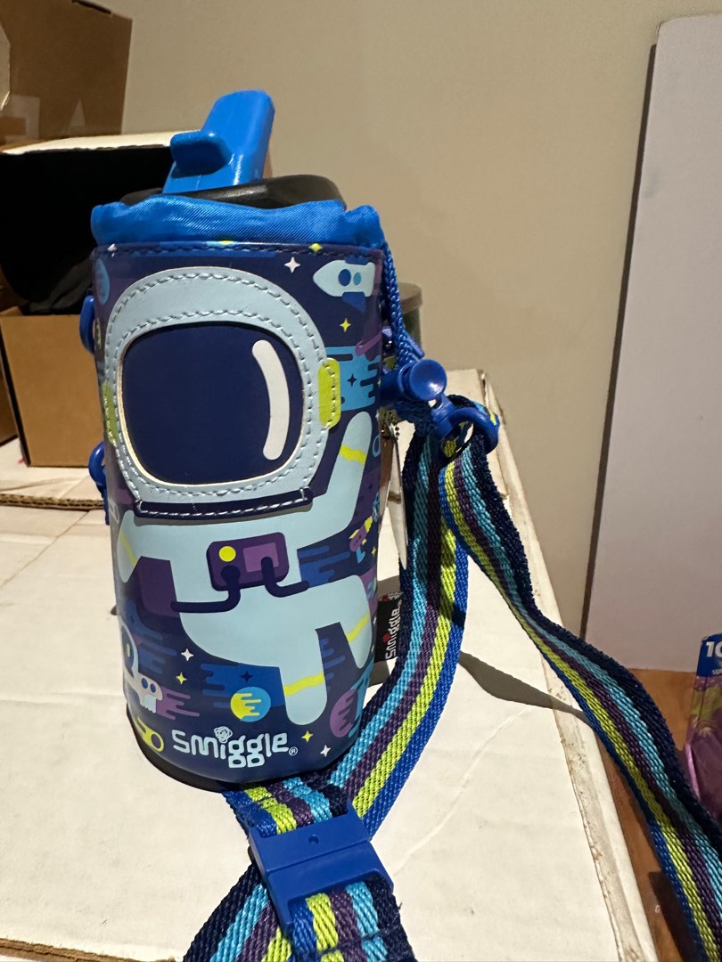 Smiggle Water bottle new, Looking For on Carousell