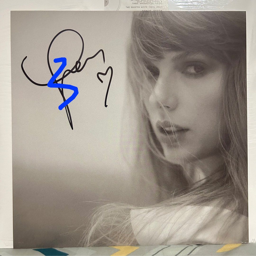 Taylor Swift Signed TTPD The Tortured Poets Department Vinyl, Hobbies ...