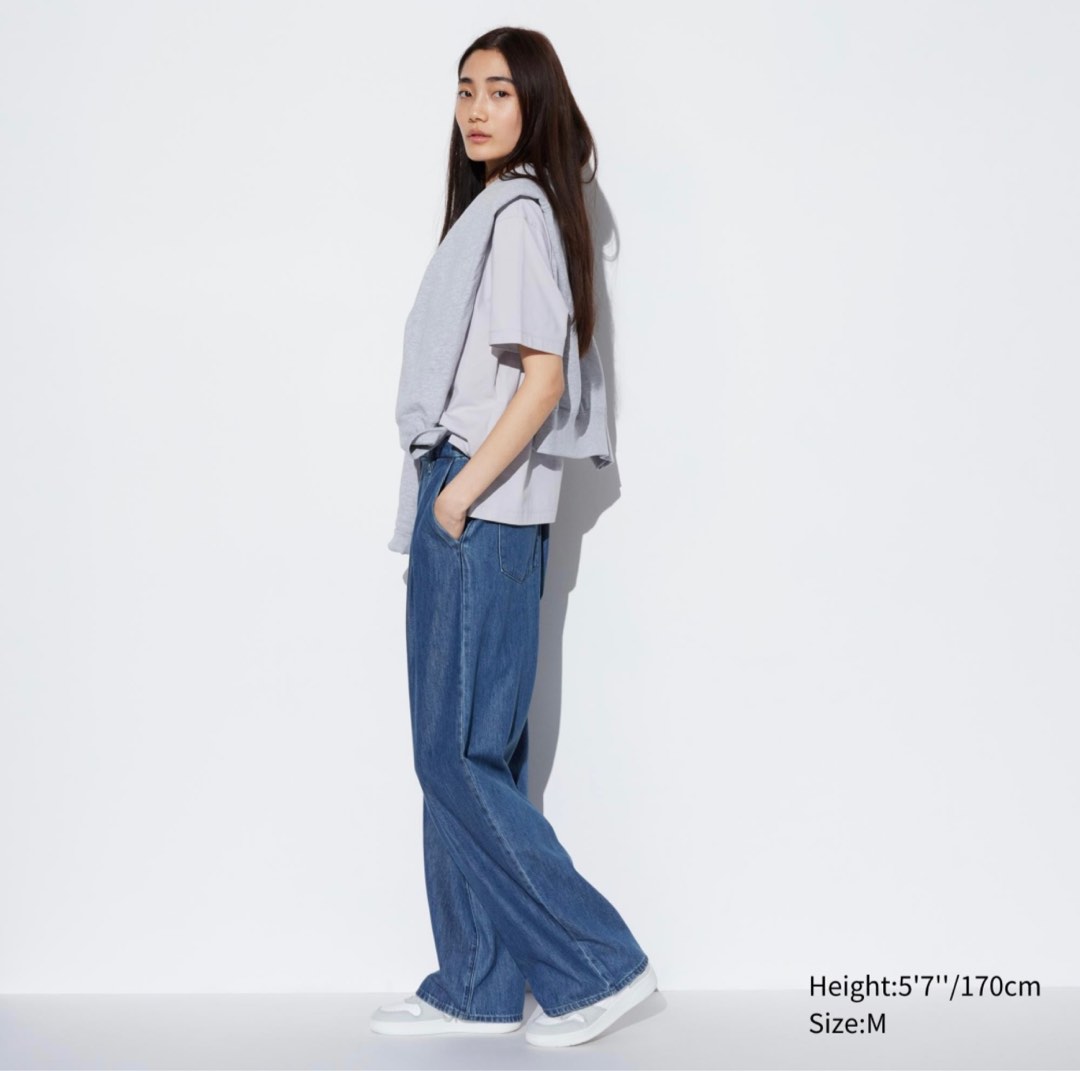 UNIQLO DRAPEY DENIM PLEATED PANTS, Women's Fashion, Bottoms, Jeans on ...
