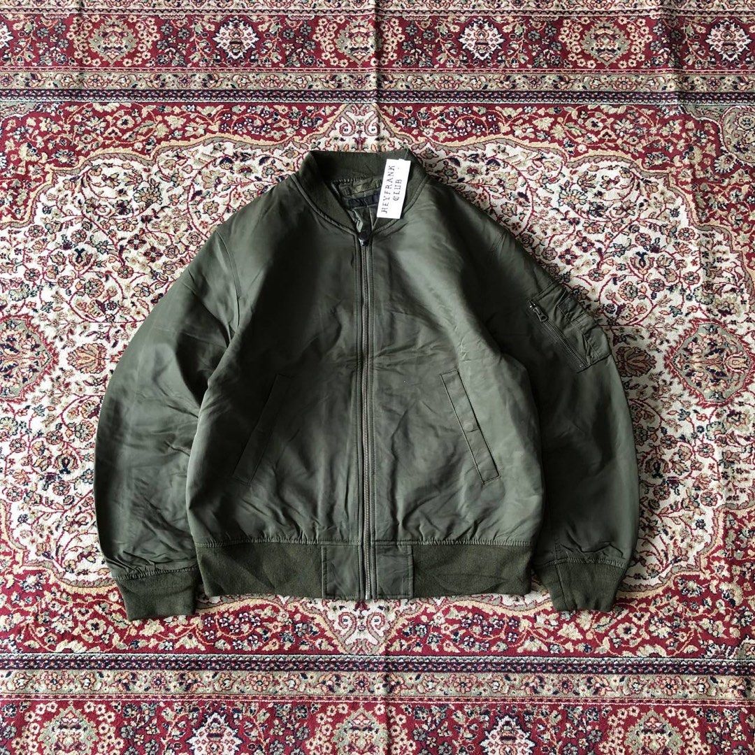 Uniqlo ma1 blouson bomber jacket not alpha industries ma-1 bomber jacket, Fesyen Pria, Pakaian ...