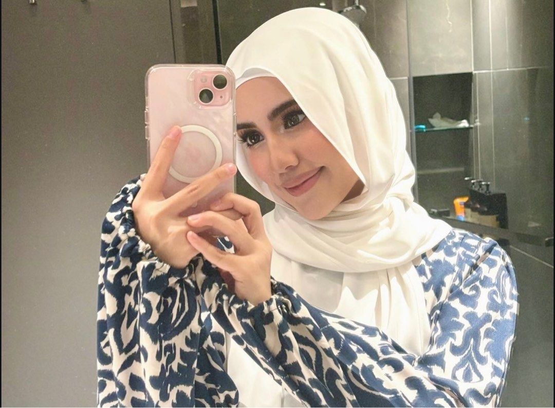 ZARA Dress (as seen on Sofeashra, Dahlia Rizal and Erin Malik), Women's ...