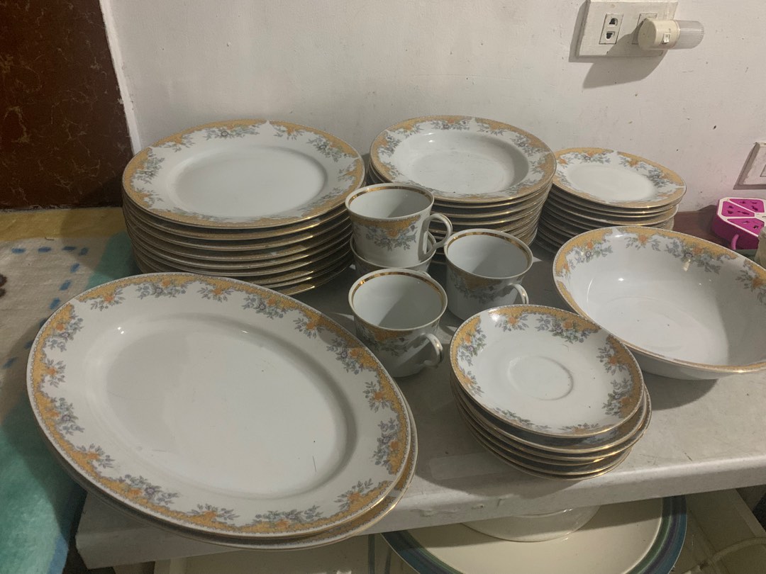 Alfred Meakin Plate set, Furniture & Home Living, Kitchenware ...
