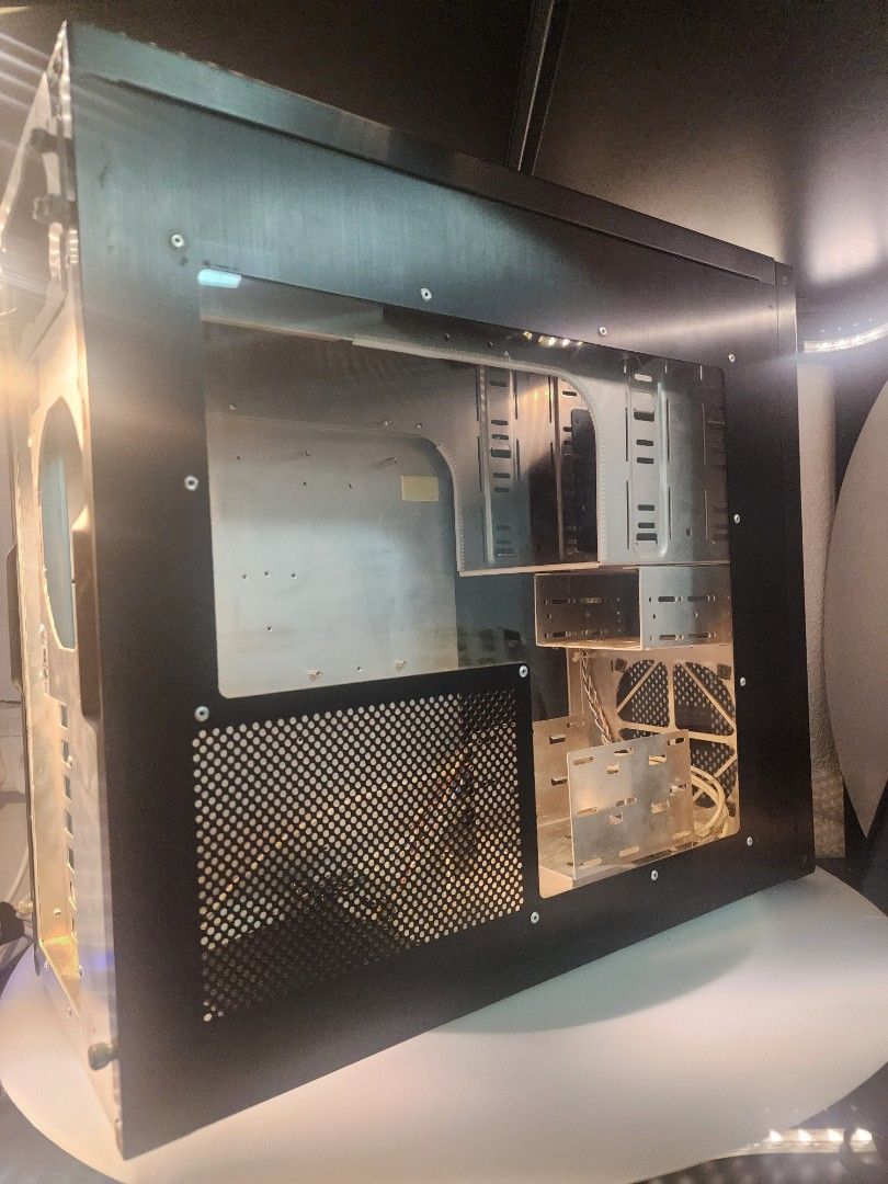 Classic Legend | Lian Li Full Aluminum PC-7 PlUS ATX Case, Computers ...