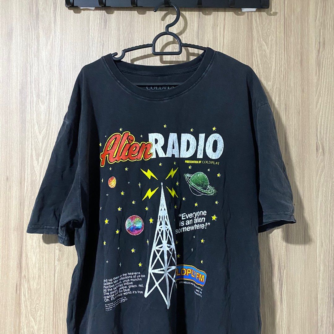 Coldplay "Alien Radio Music Of The Spheres World Tour 2024" Adult Tee ...