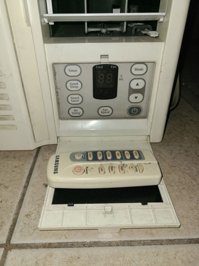 Samsung AW07LHB .75hp aircon with digital display and remote, TV & Home ...