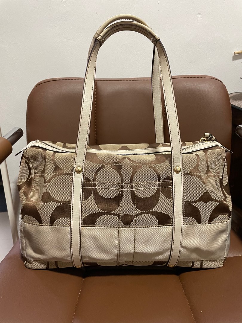 Authentic Coach signature duffle bag, Luxury, Bags & Wallets on Carousell
