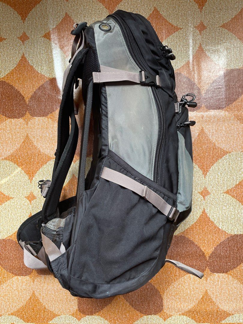 Beg Hiking/Travel TrekSta 35L, Men's Fashion, Bags, Backpacks on Carousell