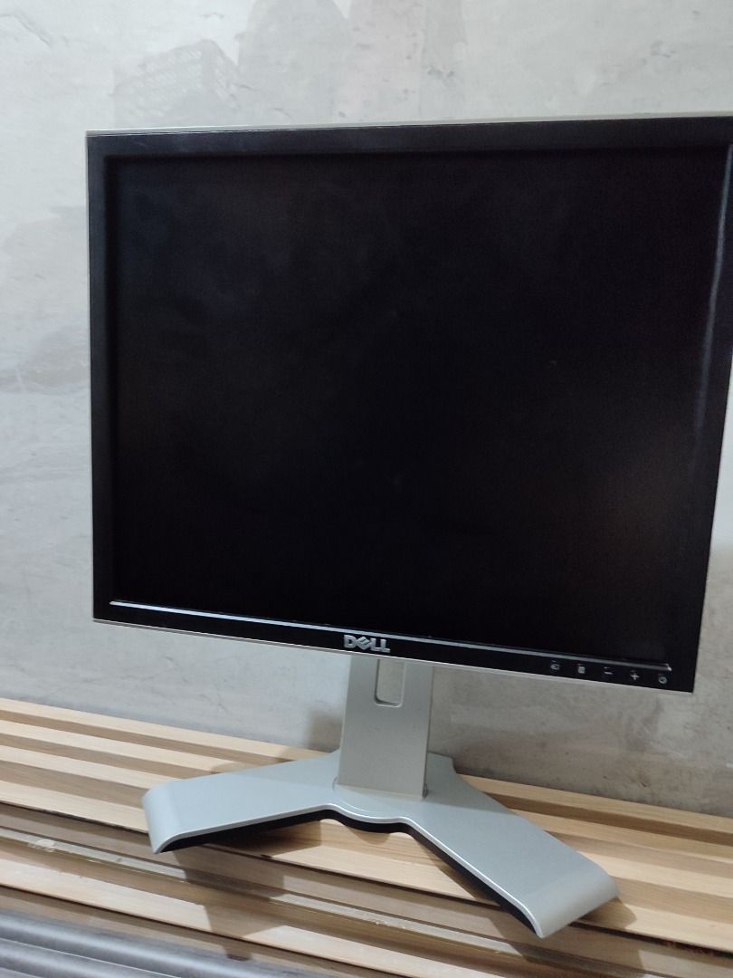 Dell 9" Screen 1280 x 1024 Resolution Refurbished LCD Flat Panel ...