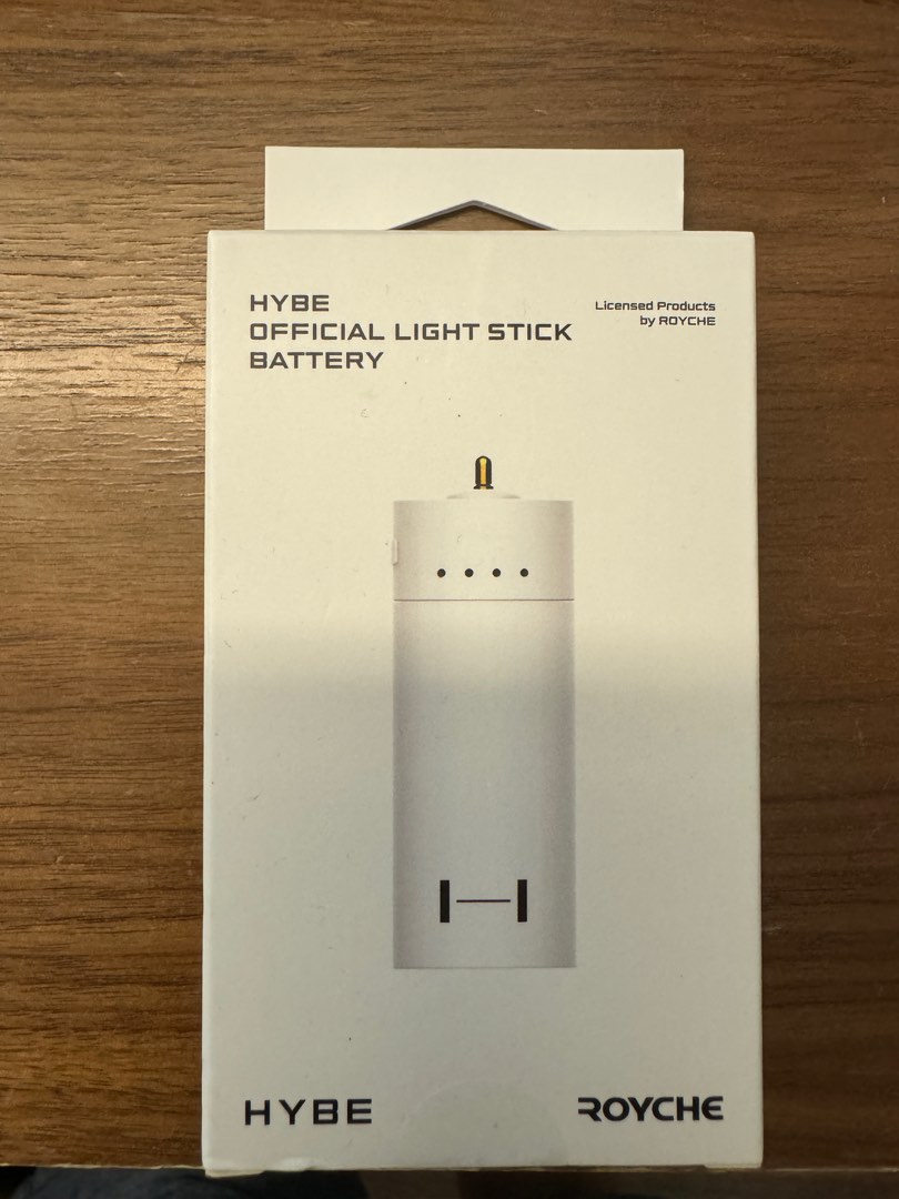 Hybe official light stick battery, 手提電話, 電話及其他裝置配件, 充電器及電線 - Carousell