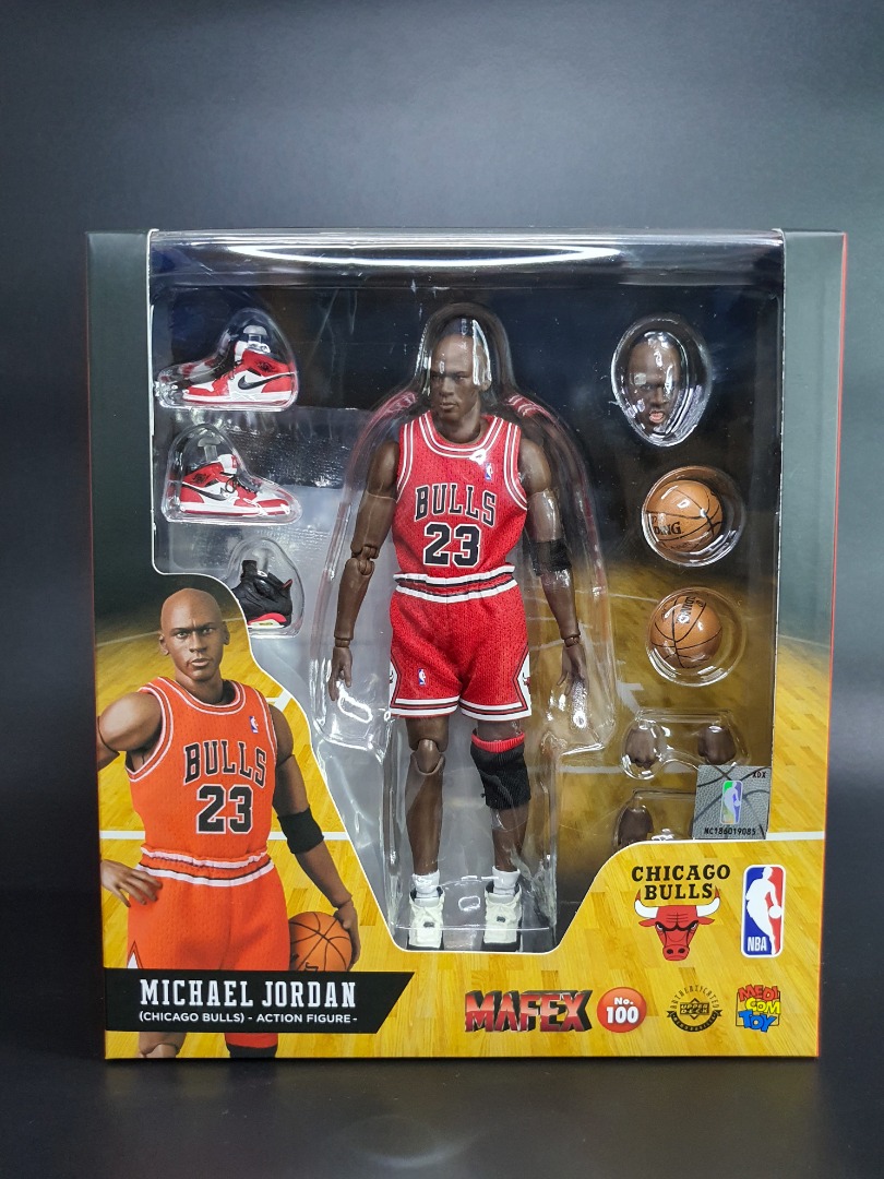 Medicom Toy MAFEX No. 100 Michael Jordan Chicago Bulls, Hobbies & Toys ...