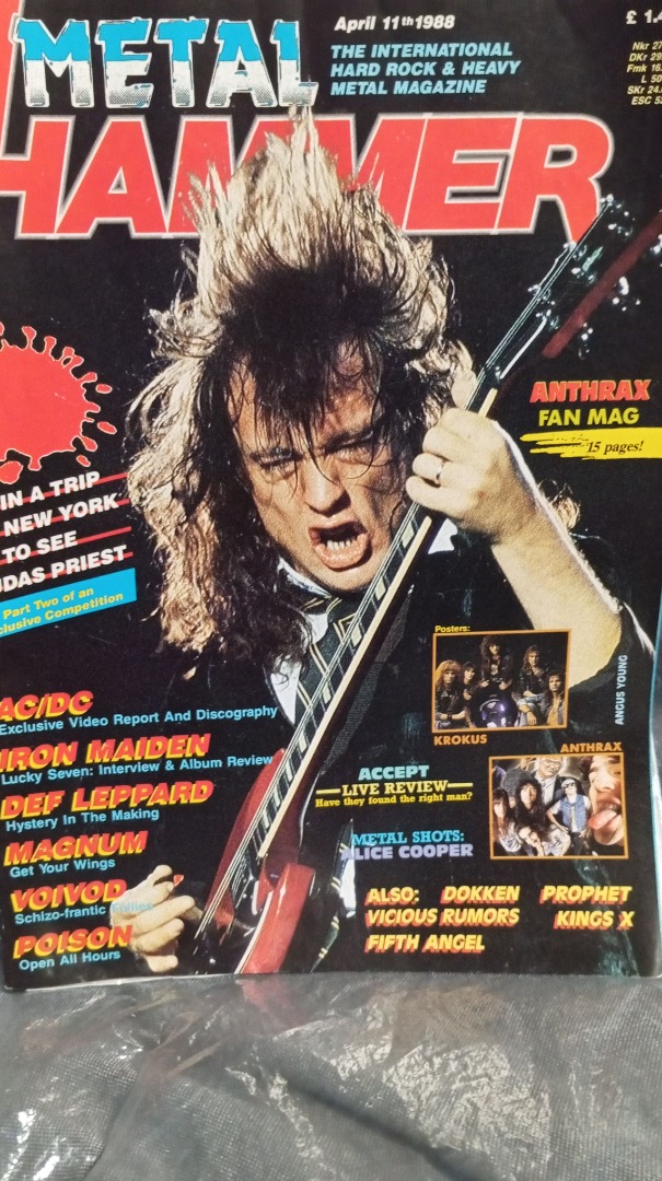 METAL HAMMER- ANGUS YOUNG COVER No 7 April 1988, Hobbies & Toys, Books ...