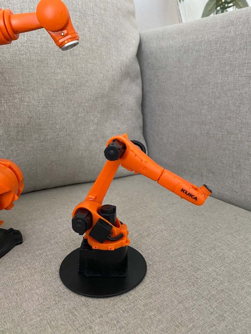 Mini robot arm display, Hobbies & Toys, Toys & Games on Carousell