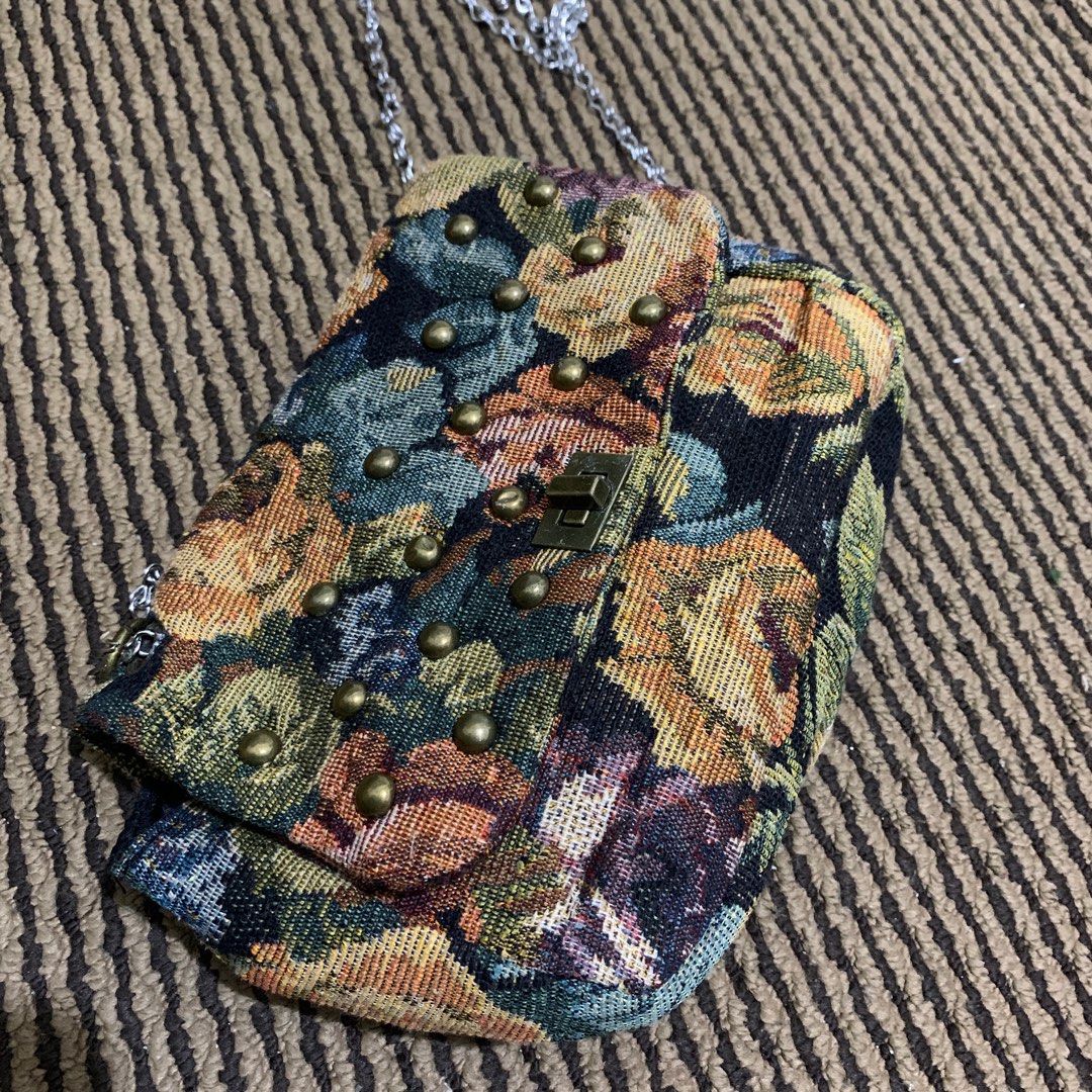 Mossimo art body bag, Women's Fashion, Bags & Wallets, Cross-body Bags ...