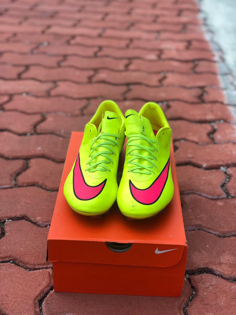 Nike Mecurial Vapor 10, Sports Equipment, Sports & Games, Racket & Ball ...